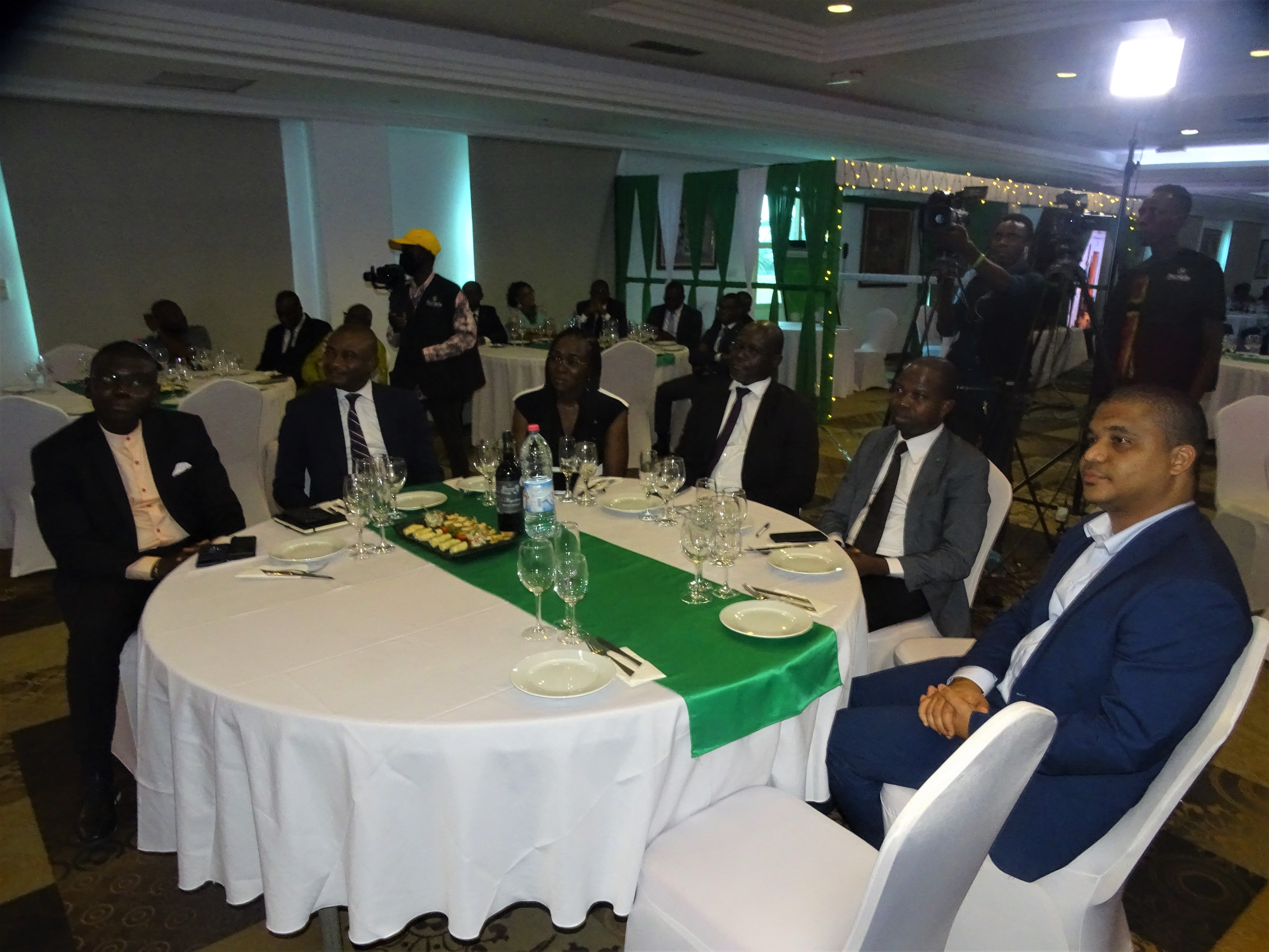 Orabank Bénin lance le service ‘’WhatsApp Banking’’ - 24 HEURES AU BENIN