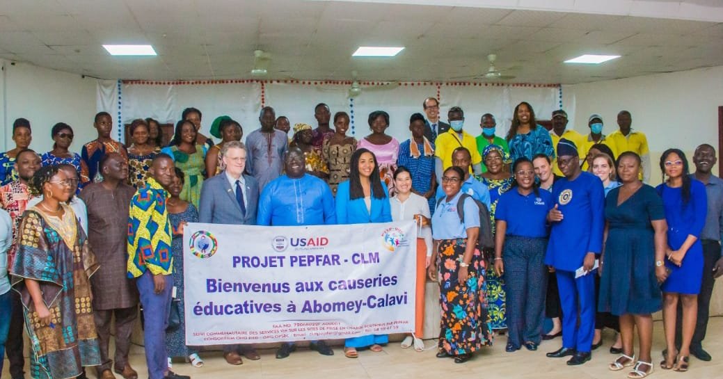 Paloma ADAMS-ALLEN et le Maire Ahouandjinou, pour renforcer la lutte ...